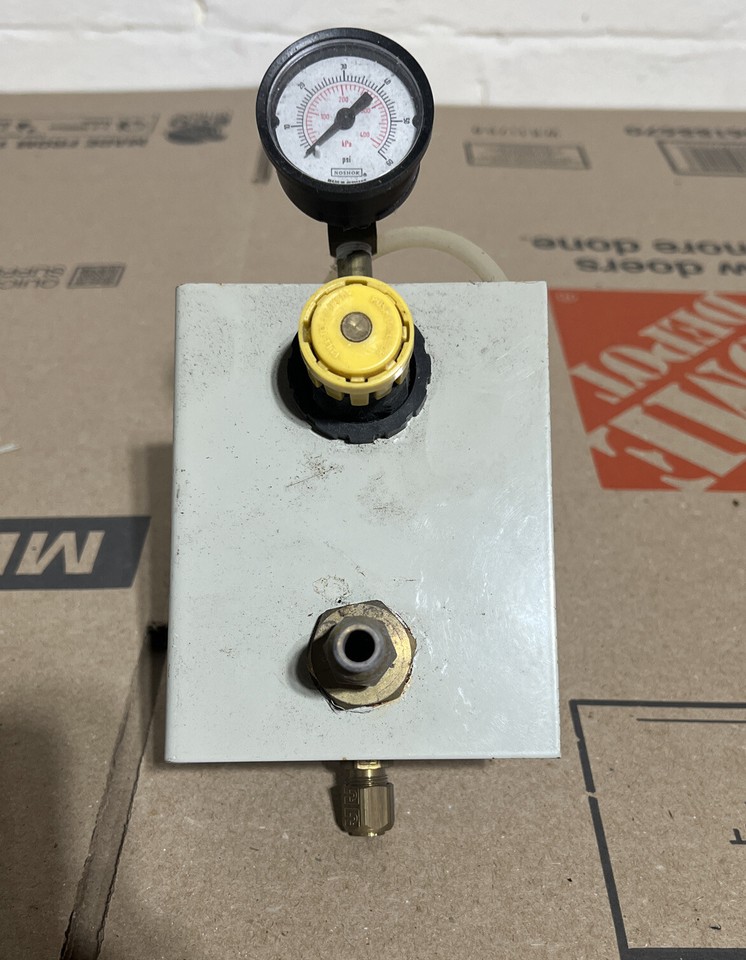 Parker 14R113FC Pneumatic Pressure Regulator 1/8" NPT 300 PSI Max 125°F ...