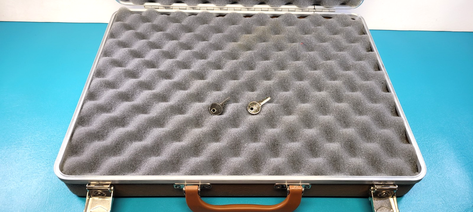 Vintage Doskocil GUN GUARD Pistol Hard CASE / Storage Transport ...