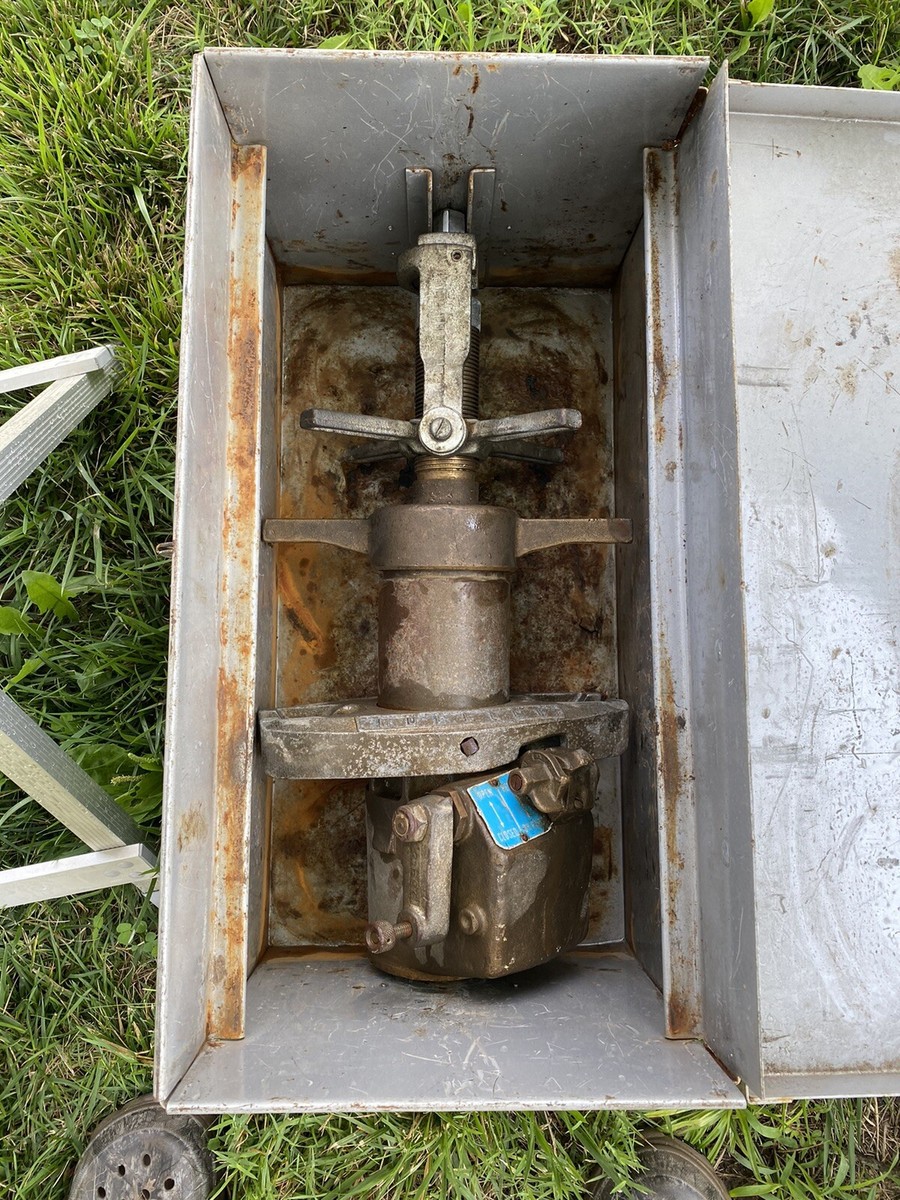 Water Main Tapping Machine