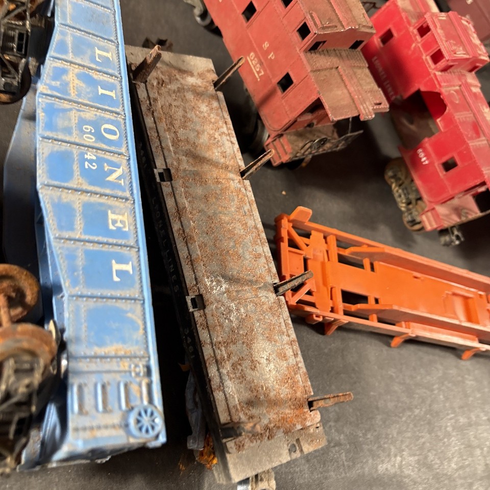 LOT OF VINTAGE LIONEL O O27 GAUGE TRAIN ROLLING STOCK PARTS REPAIR RUST RED LOCO | eBay