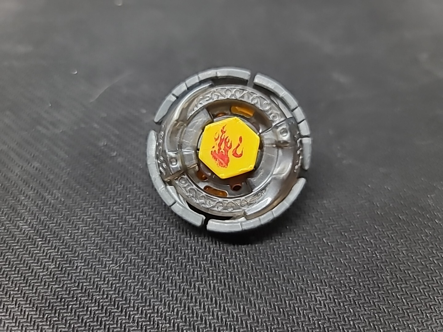 2 METAL BEYBLADE SOLD AS SET