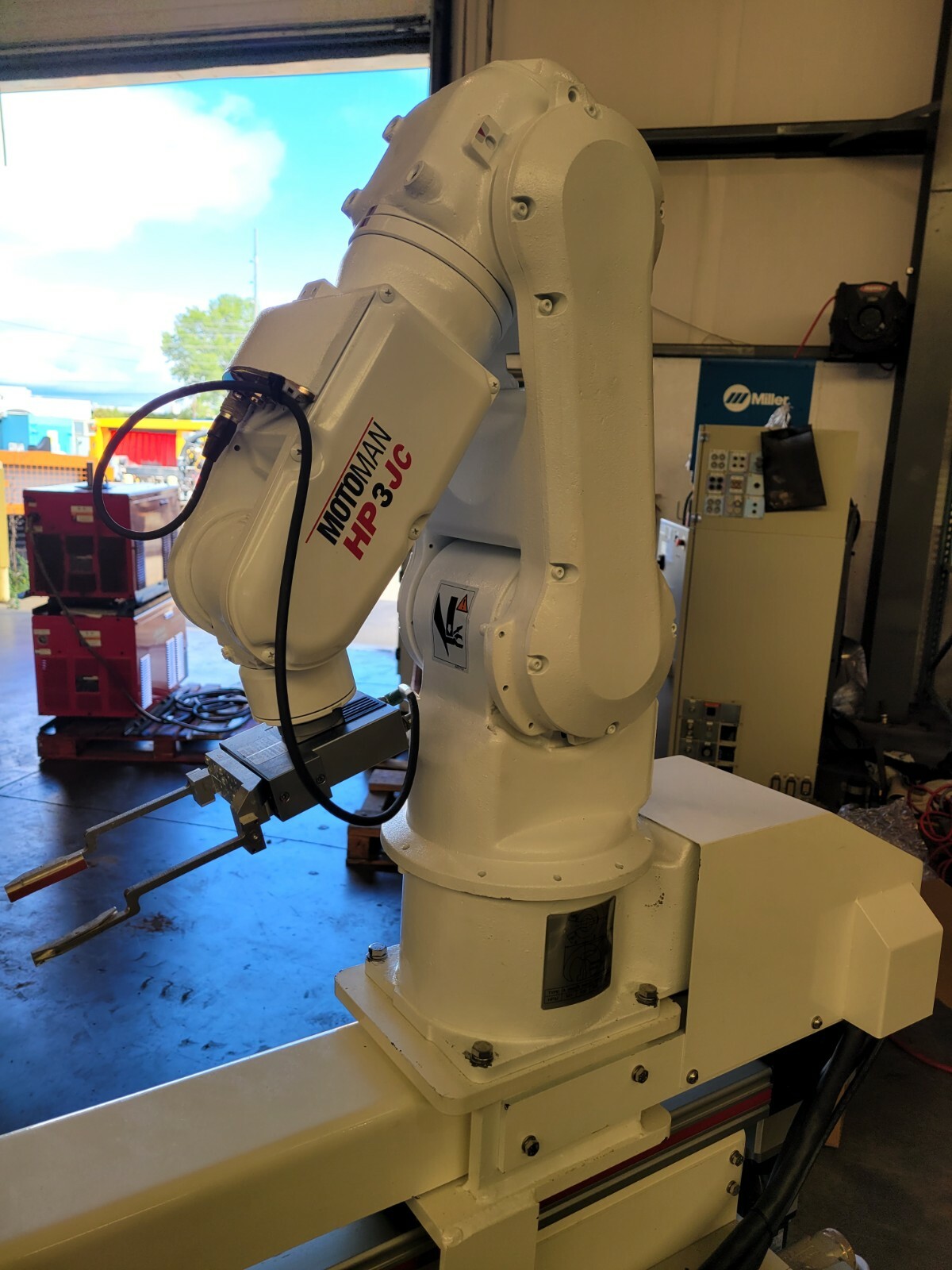 Yaskawa Motoman HP3JC Industrial Robot with NX100 Controller with 10 ft ...