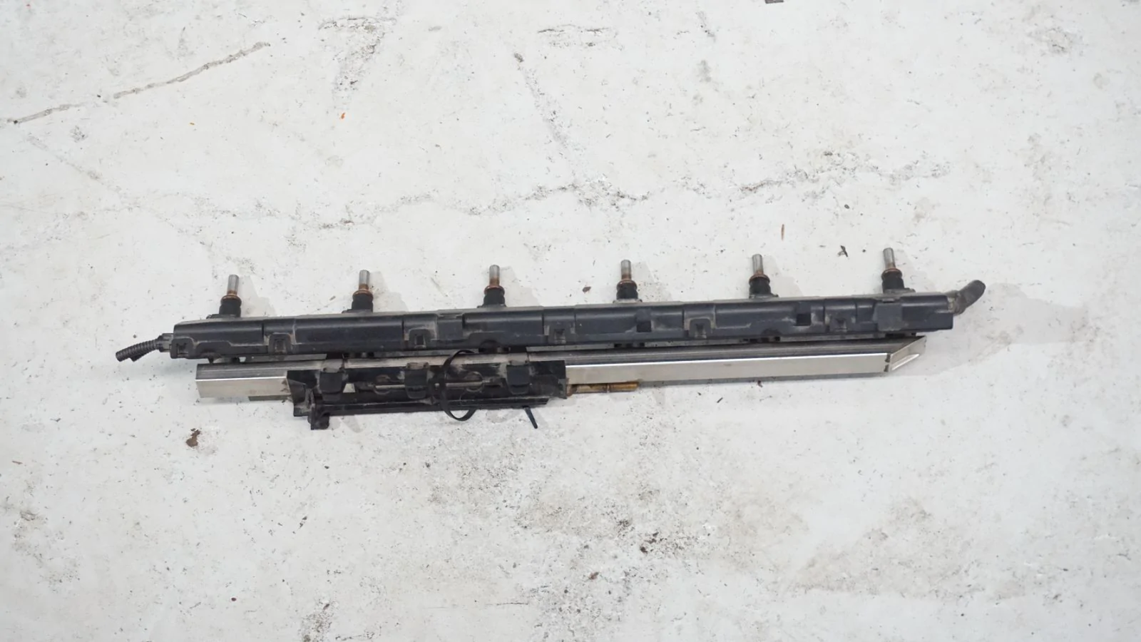 BMW 1 3 5 X SERIES 3.0L N52 N52N FUEL INJECTORS WITH RAIL | eBay Australia