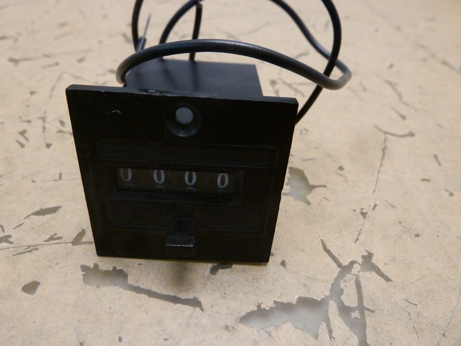 Durant 4-5-41314-402-MEQ-U 24VDC counter [8-Y.5] | eBay