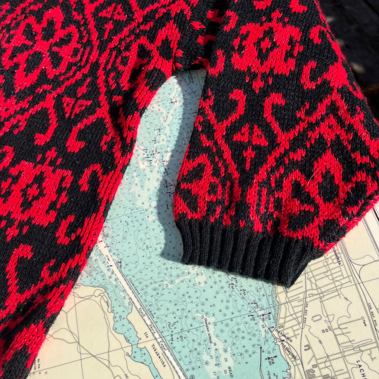 Vintage Razzle Dazzle Metallic Red and Black Geometri… - Gem