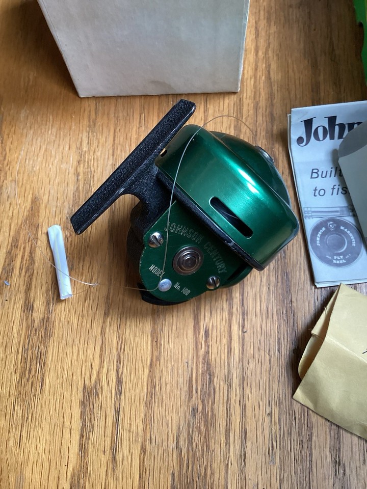 EXCELLENT Vintage Johnson Century Model 100 Spincast Fishing Reel In ...
