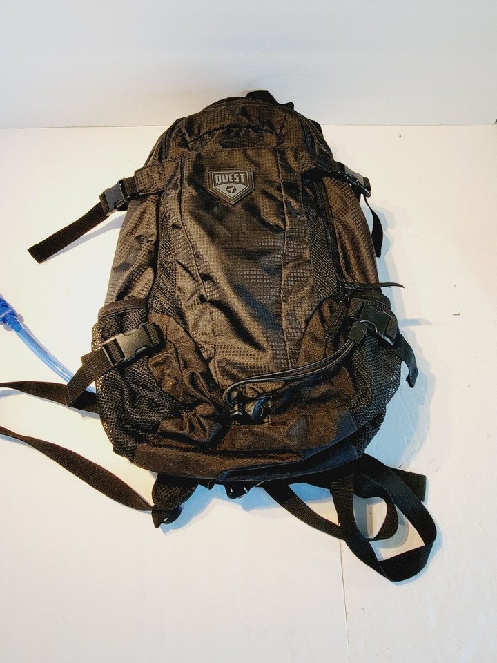 QUEST Bladder Hydration Pack Backpack 2 Liter Black Bag Hiking | eBay
