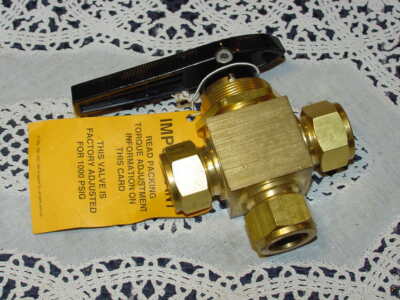 Whitey B-45 X VS12 3-Way Valve, 3/4 Tube 500 PSI, B-45XVS12, B45XS12 ...