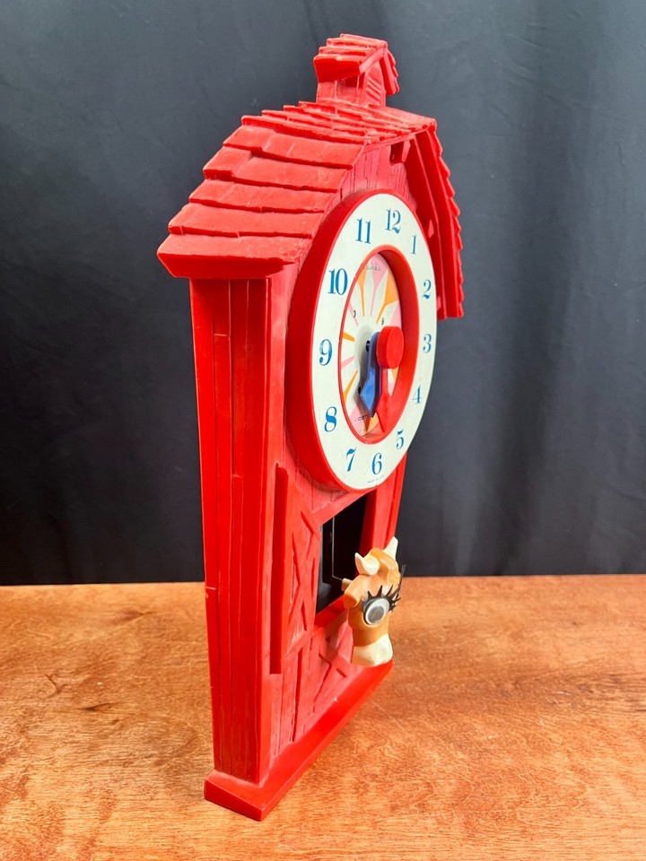 Vintage Wee Winkie Clock By Westclox Red Barn Cow Clock Little Red Rare ...