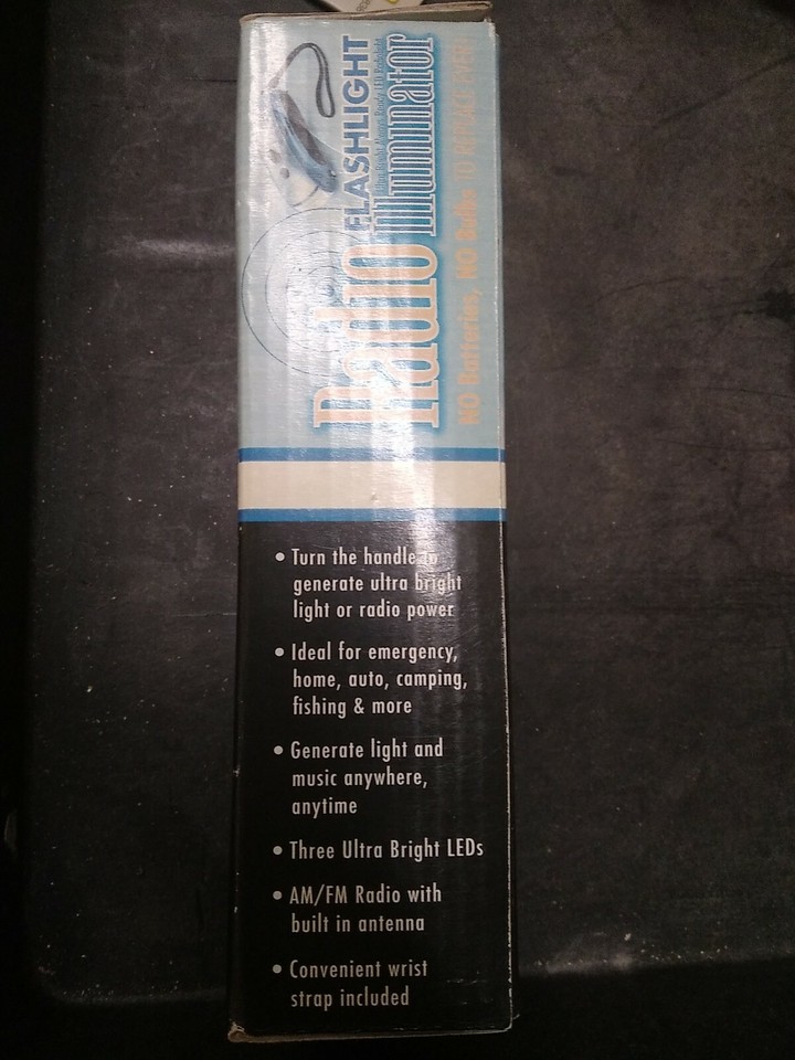 THE ILLUMINATOR Emergency Radio Flashlight - No Batteries / No Bulbs ...