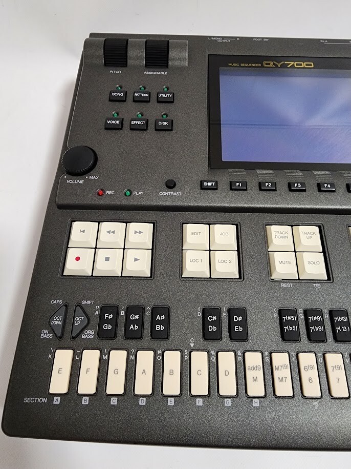 YAMAHA QY700 MIDI Music Digital Sequencer Samplers Rhythm machine ...