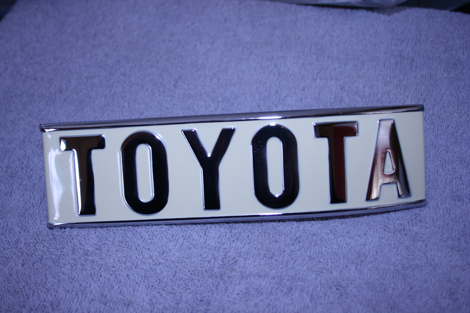 75450-60011 Rear Name Plate Emblem - 1973-1979 FJ40 Land Cruiser ...