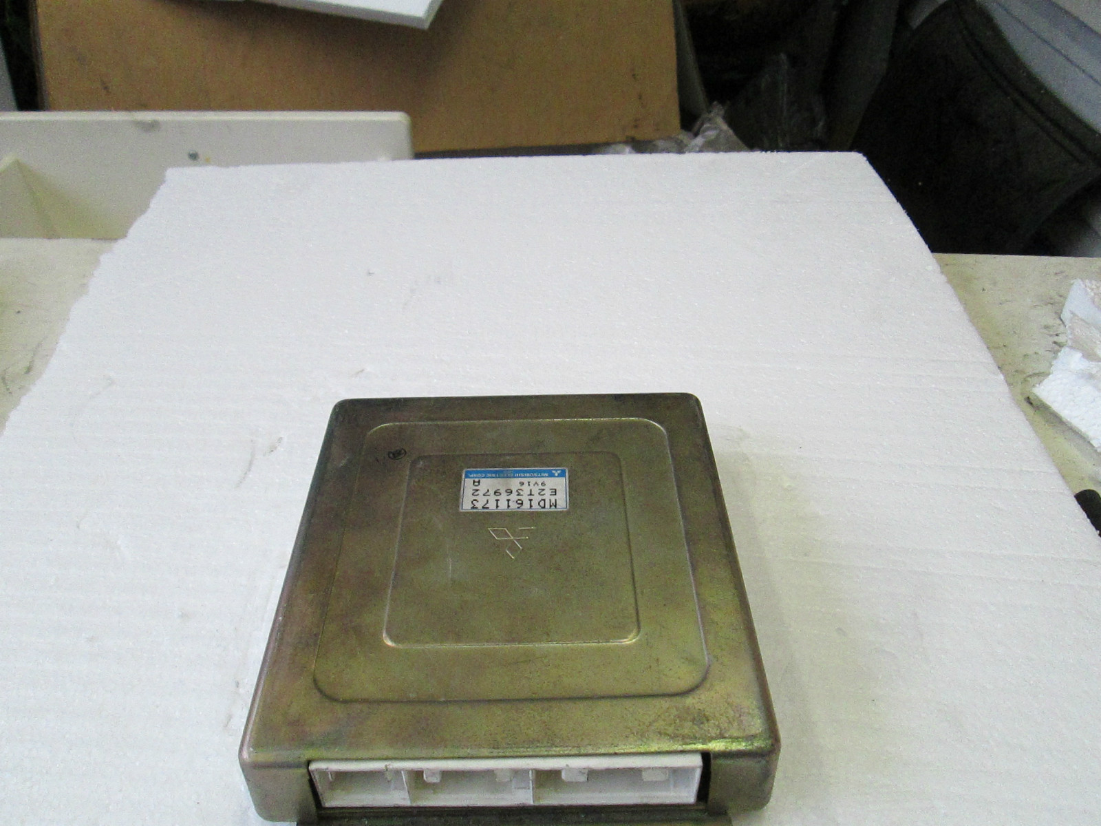 90 Mirage Colt Summit ECU ECM Engine Control Module OEM (MD161173) (1 ...