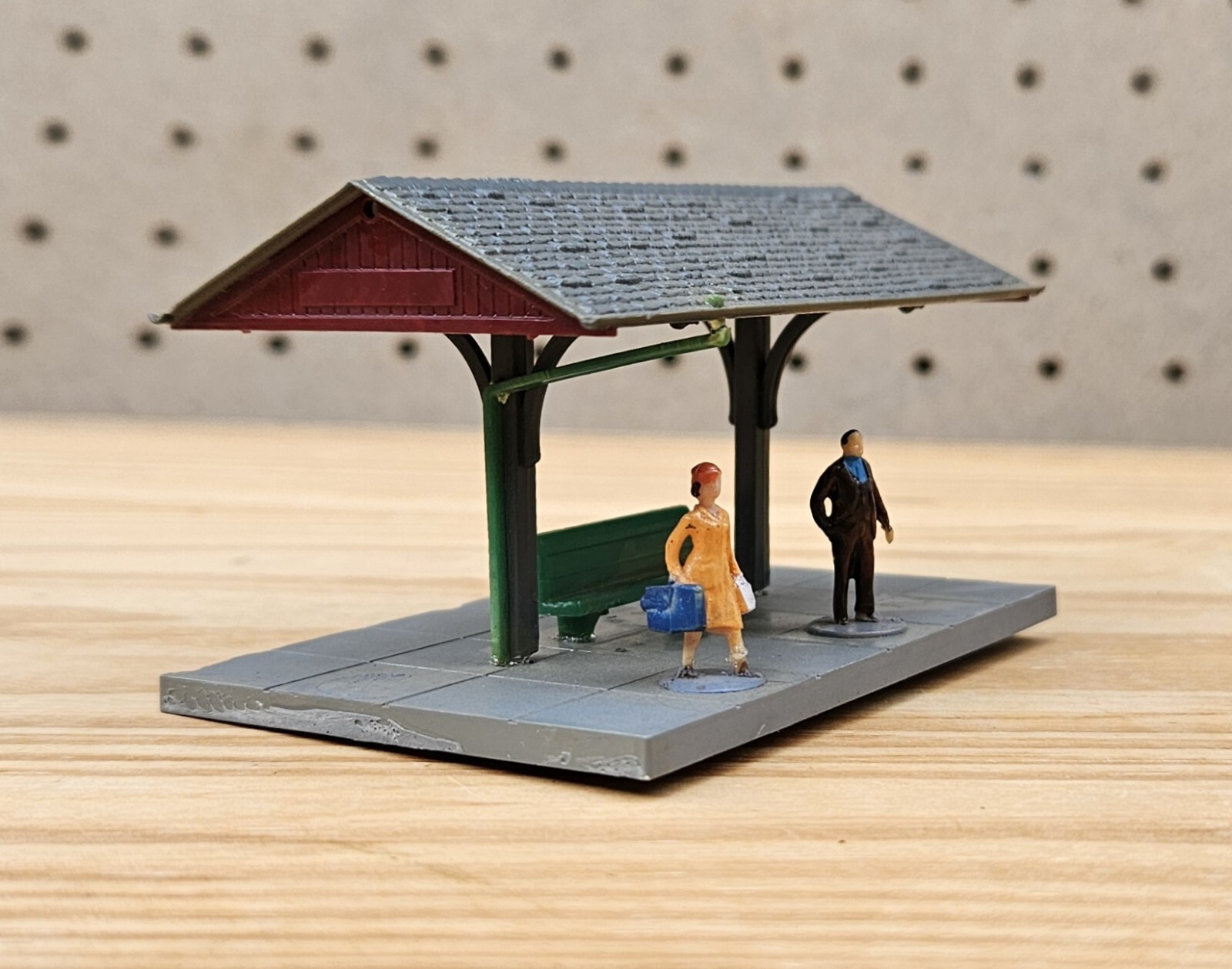 Vintage HO Scale Platform Station Hillside Railroad Layout Structure ...