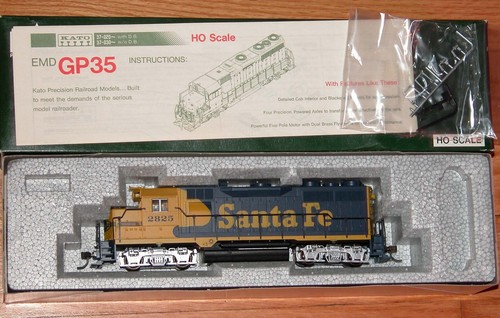 HO KATO 37-022 EMD GP35 SANTA FE ATSF # 2825 PHASE 1A WITH DYNAMIC ...