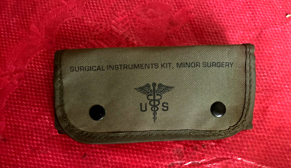 US Surgical Instrument Kit Medical Minor Surgery Don't know how old ...
