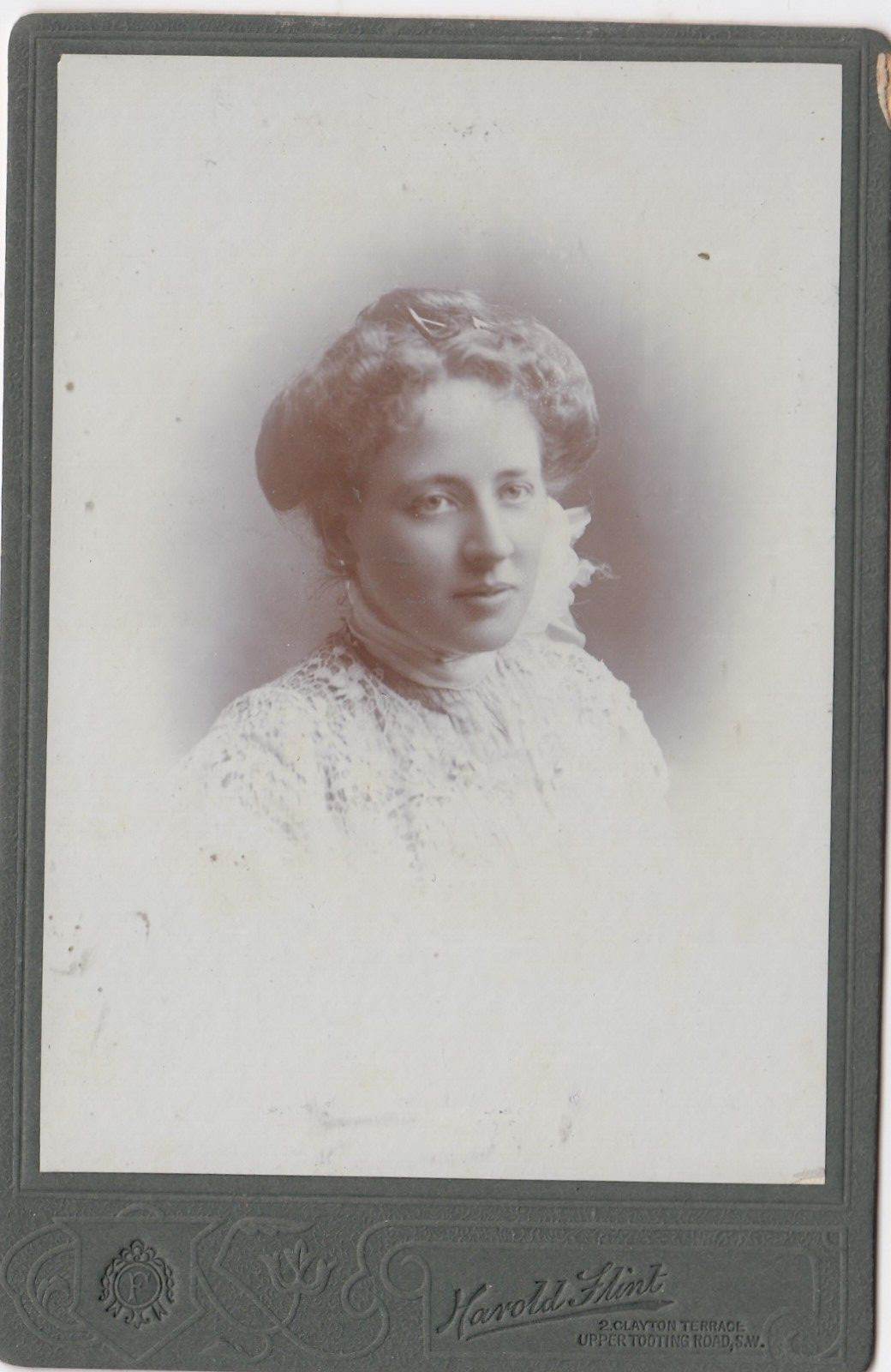 Cabinet CDV Harold Flint of London Photographer Woman Head & Shoulders ...