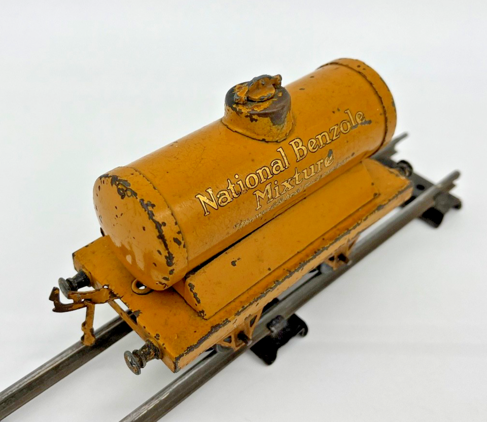 Hornby O Gauge National Benzole Tank Wagon (RC 25251) open axle guards ...