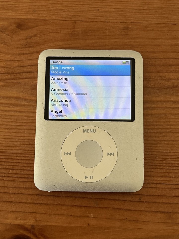 Apple iPod Nano 3rd Generation 4GB Silver Model A1236 - 292 Songs | eBay UK