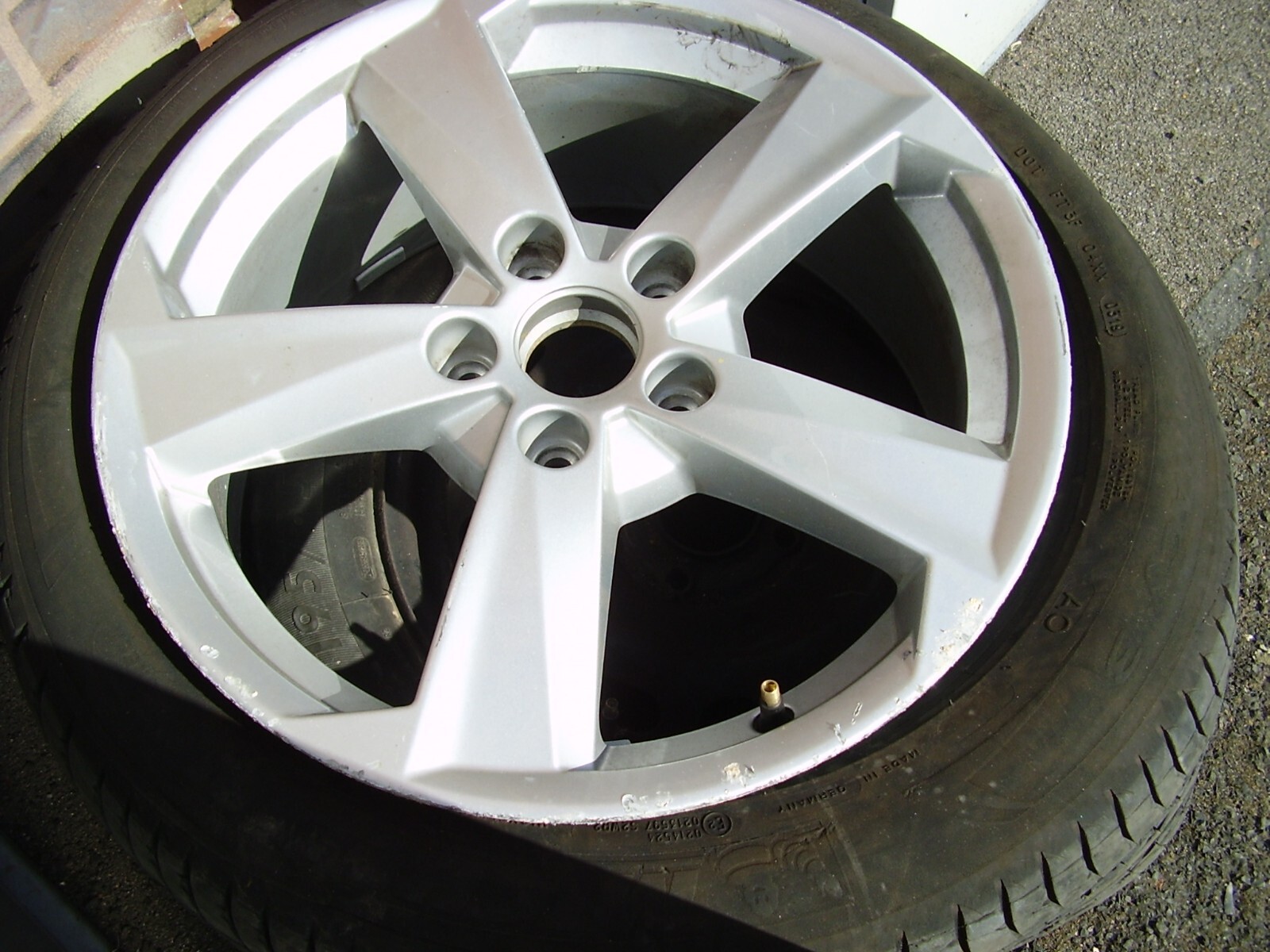 GEN AUDI Q2 17" ALLOY WHEEL 81A601025B TYRE MAY NEED CHANGING | eBay UK