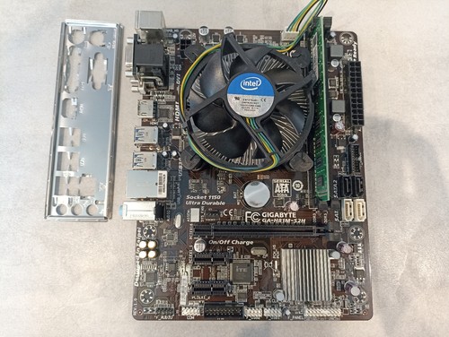 GIGABYTE GA-H81M-S2H + INTEL PENTIUM G3440 @ 2 X 3,30 GHZ + 4 GO DDR3 ...
