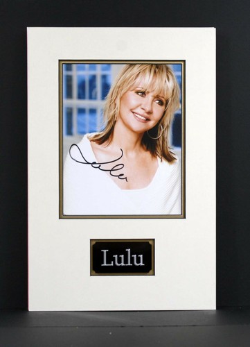 LULU 60s Singer Signed & Mounted 10x8 Photo AFTAL RD COA Eurovision ...
