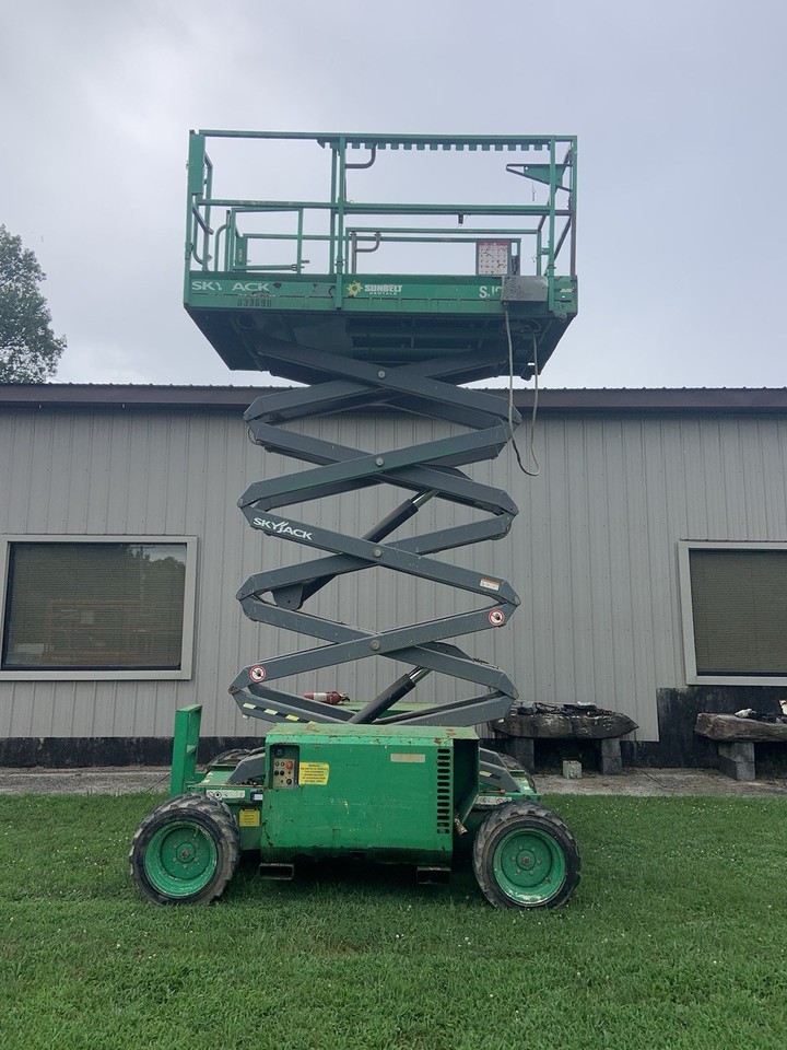 2016 SKYJACK SJ6832 RT 32’ 4x4 DIESEL SCISSOR ROUGH TERRAIN MAN LIFT ...