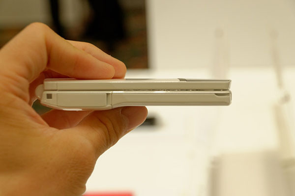 DOCOMO NEC N-01F 8.1 MP HD WATERPROOF UNLOCKED JAPANESE FLIP PHONE ...