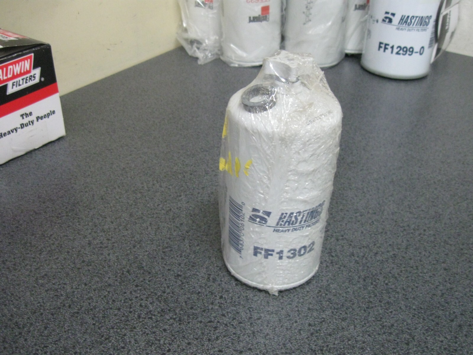 WIX WF8042 - Fuel filter cross reference