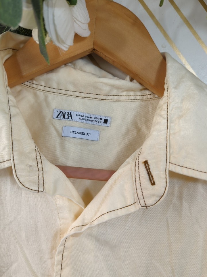 ZARA Men's Relaxed Fit Oversized Cream Colored Button Up Collared Size ...