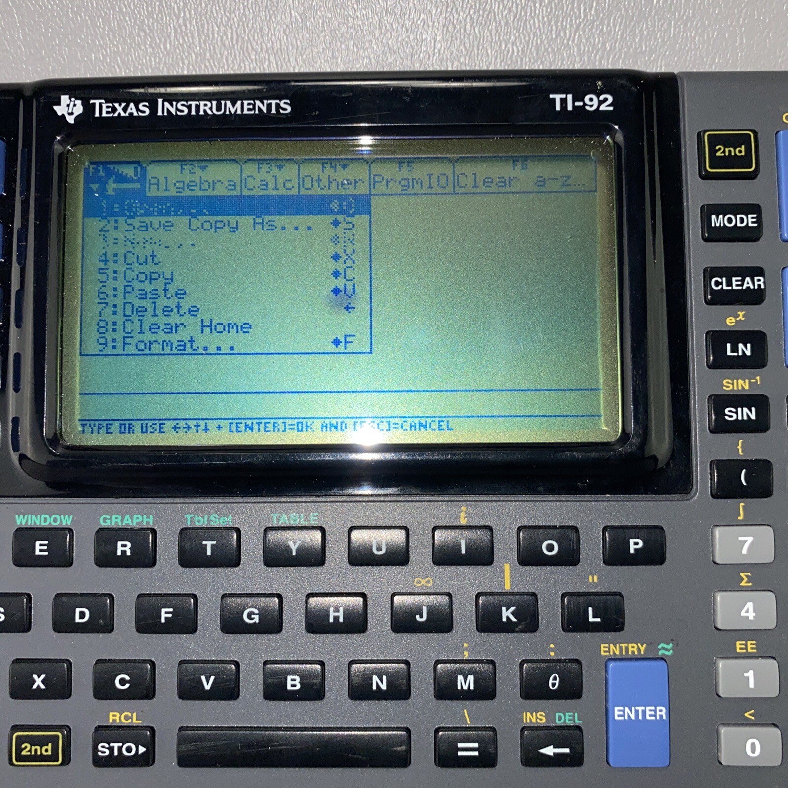Texas Instruments TI-92 Graphing Calculator w/ Cover Tested & Works ...