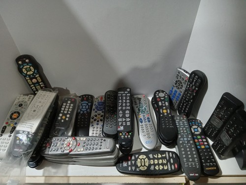 35 Remote Control Lot Verizon Comcast Xfinity Tivo Dish Directv One4all ...