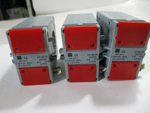 LOT OF 3 CURRENT TRANSFORMER IEC 44-1 CP62/30 100/5A 0.72Kv 50....60Hz ...