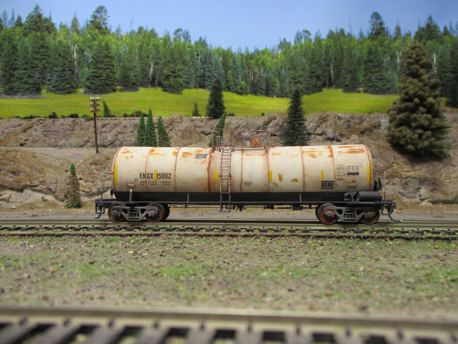 Ho custom weathered Freight cars Athearn tank car model train car. 20k ...