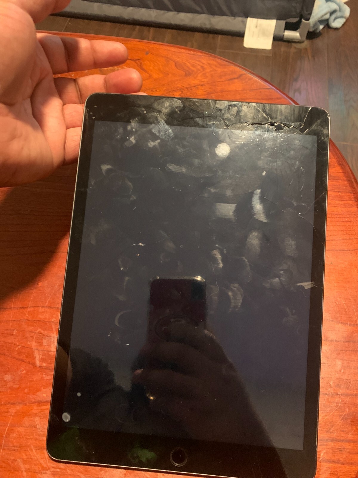 *DAMAGED BUT WORKS* Apple iPad 9th Gen. 64GB 400063405970 | eBay