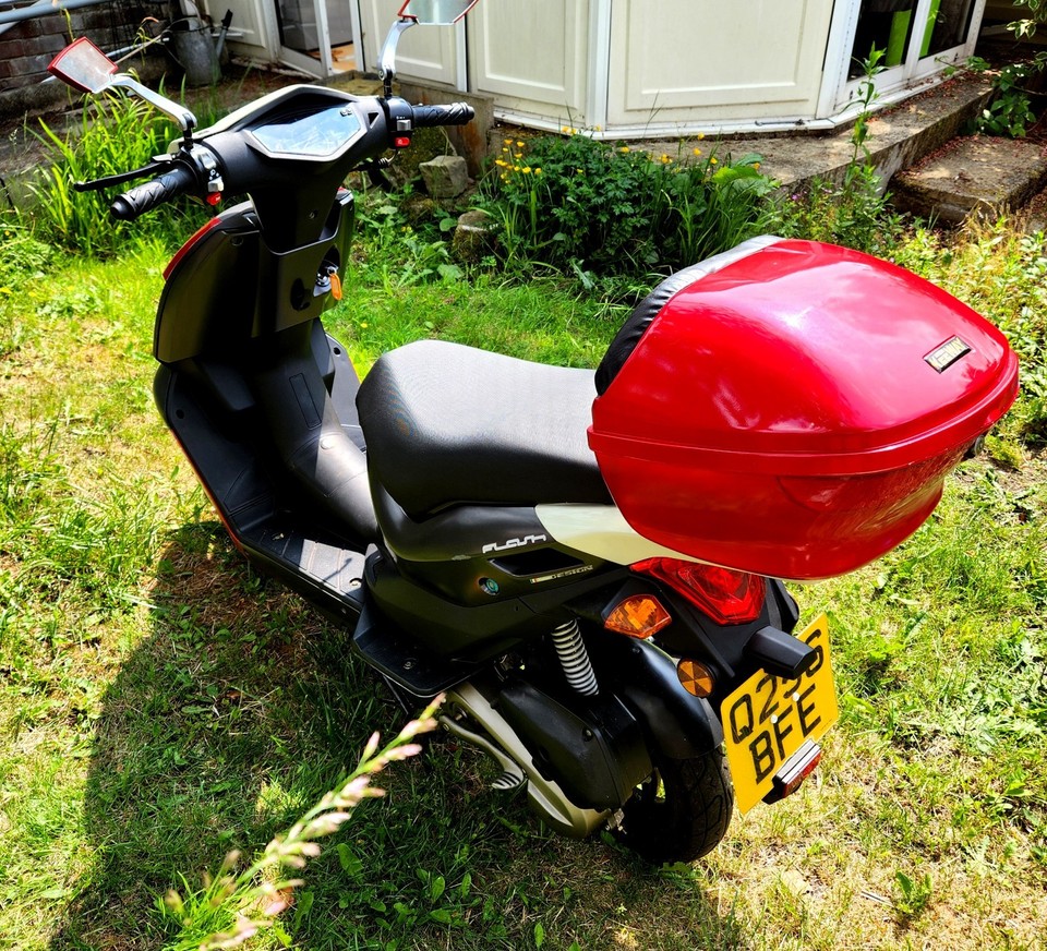 2018 50c/c KEEWAY FLASH 50 SCOOTER, (only done 175 miles from new ...