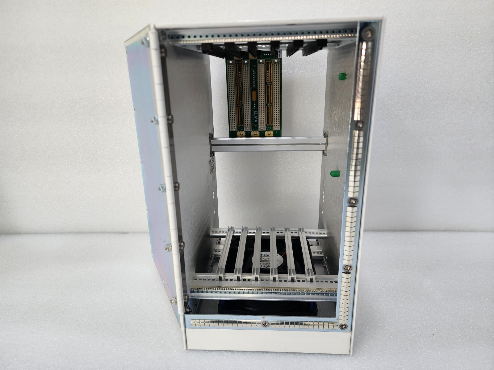 Lam Research 11V-0713-RV04-LRSM2 VME BOX 606-099846-202 (As-Is) | eBay.de