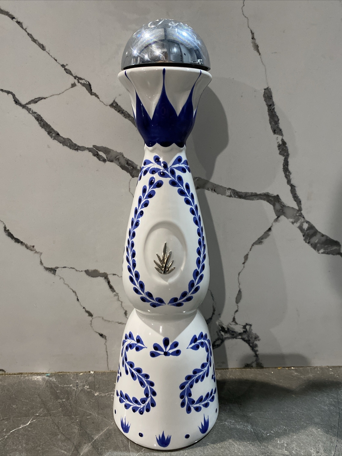 Clase Azul Reposado Tequila Ceramic Bottle / Hand Painted / 750 ml Size ...