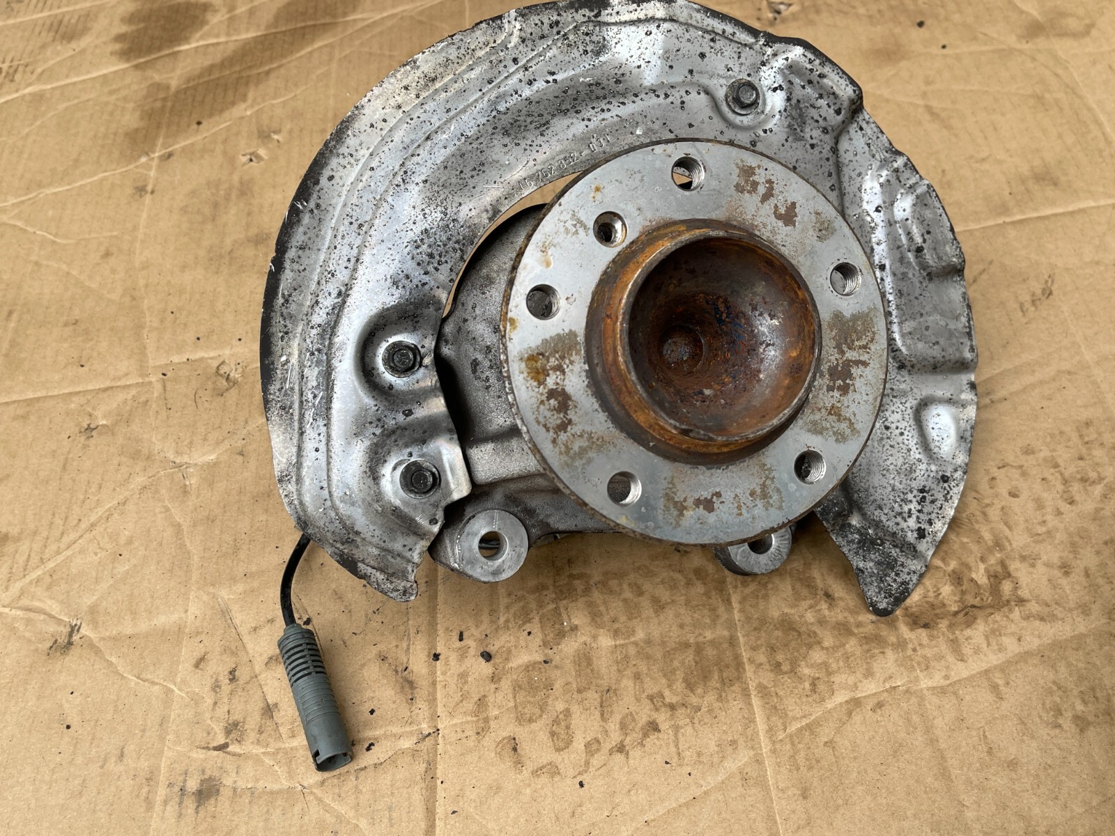 BMW E82 E90 E92 1/3 Series Front Right Knuckle Hub Spindle Carrier ...