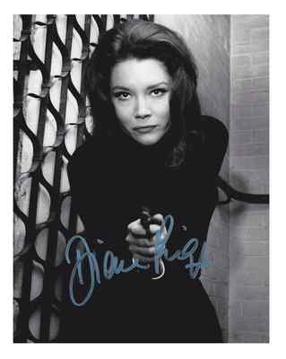 DIANA RIGG ~ BRITISH AVENGERS ~ EMMA PEEL ~ WITH PISTOL! Photo COPY ...