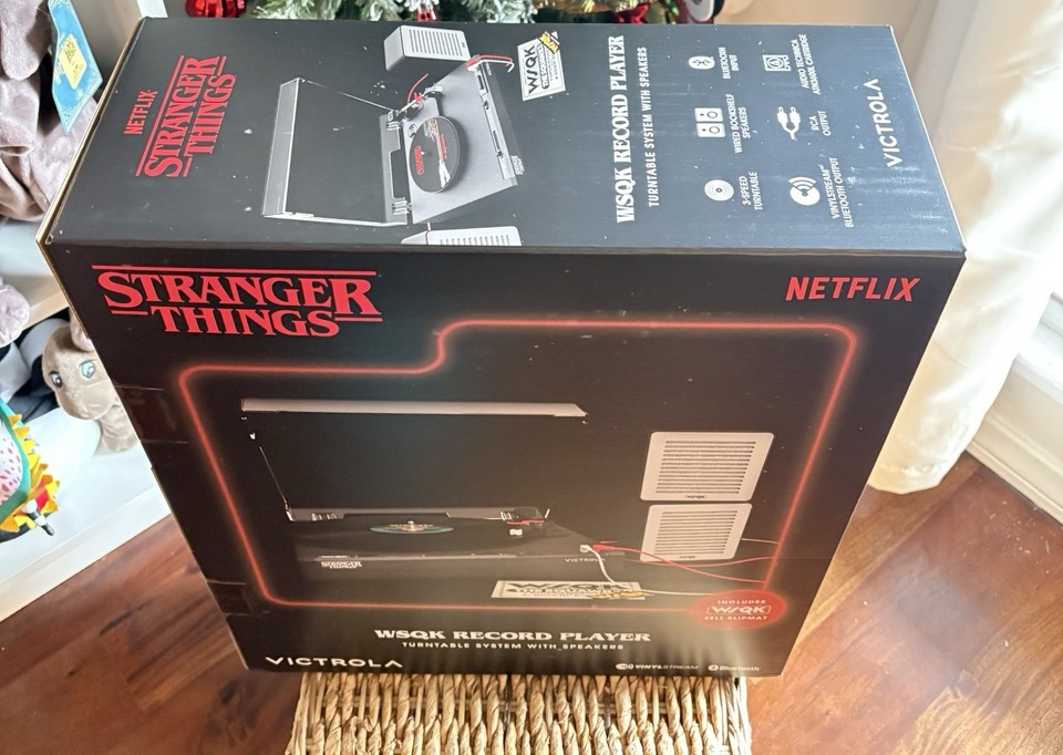 Netflix Limited Edition WSQK Stranger Things Vinyl Record Player ...