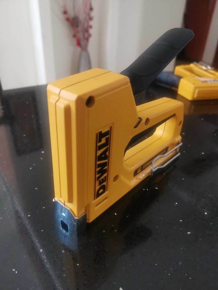 Dewalt Heavy-Duty Compact Staple Guns DWHTTR130LH | eBay