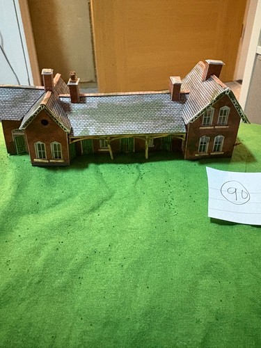 3 Metcalfe N gauge station buildings and two platform pieces | eBay UK