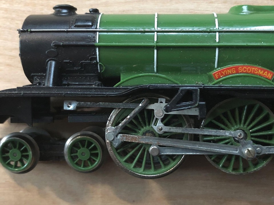 Hornby 1:76 scale 00 gauge LNER Class A3 4472 'Flying Scotsman' steam ...