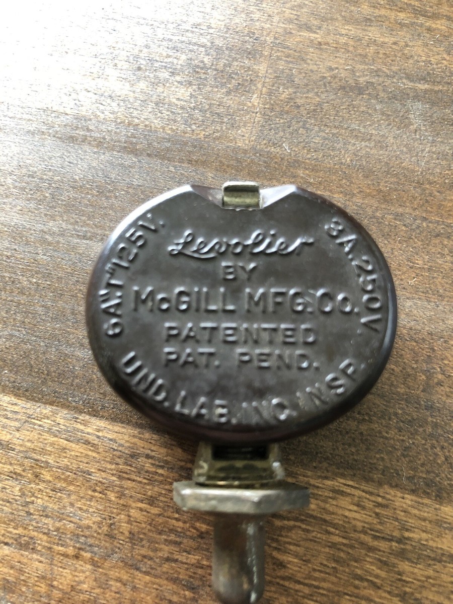 Vintage Levolier Mcgill Mfg Co Bakelite Inline Pull Chain