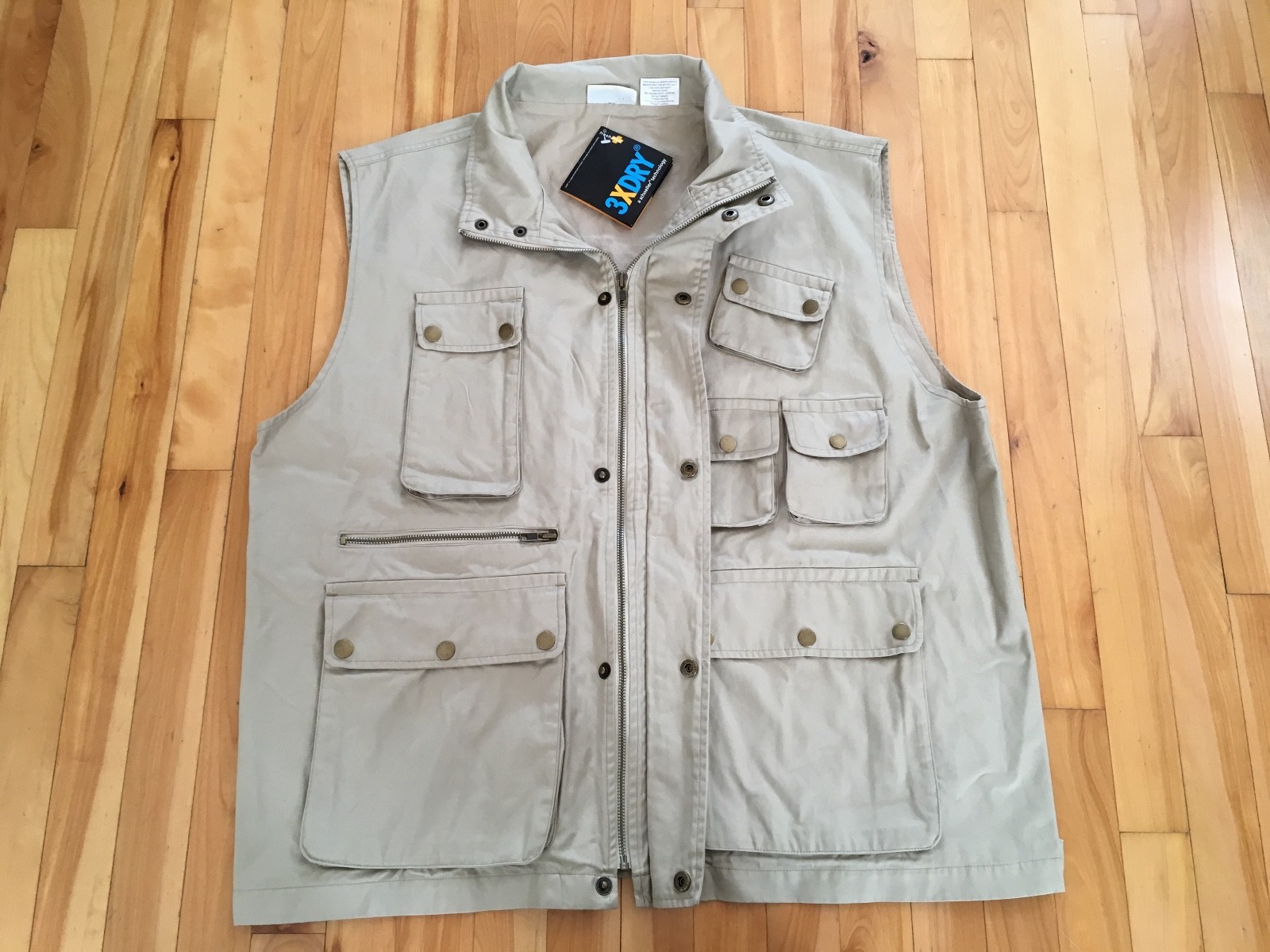 NWT TravelSmith Men's Size XXL Multipocket Vest 3XDRY in Khaki w/ Many ...
