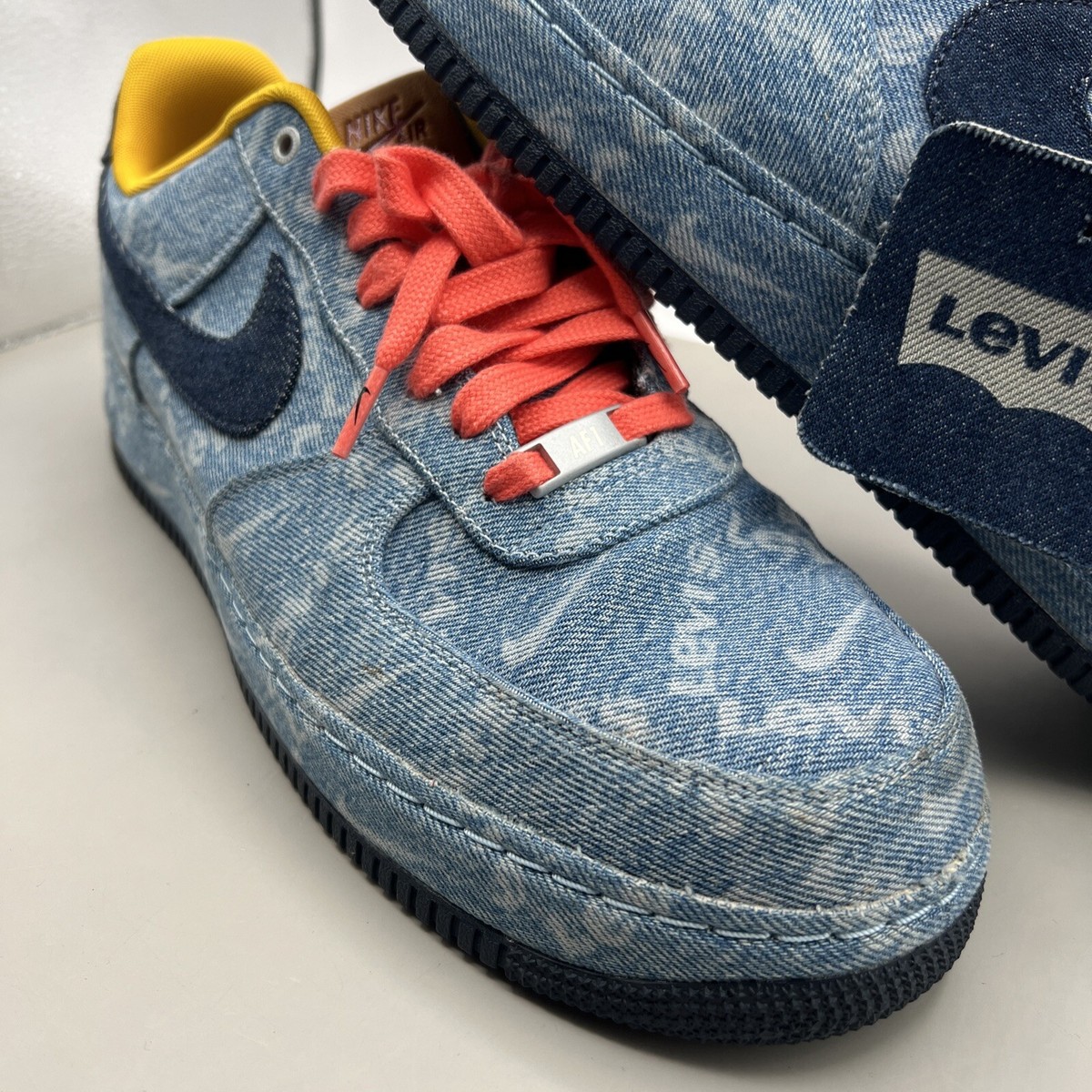 Size 12.5 Nike Air Force 1 Low x Levi's Exclusive Denim 2019 Size 12.5 Nike Air Force 1 Low x Levi's Exclusive Denim 2019