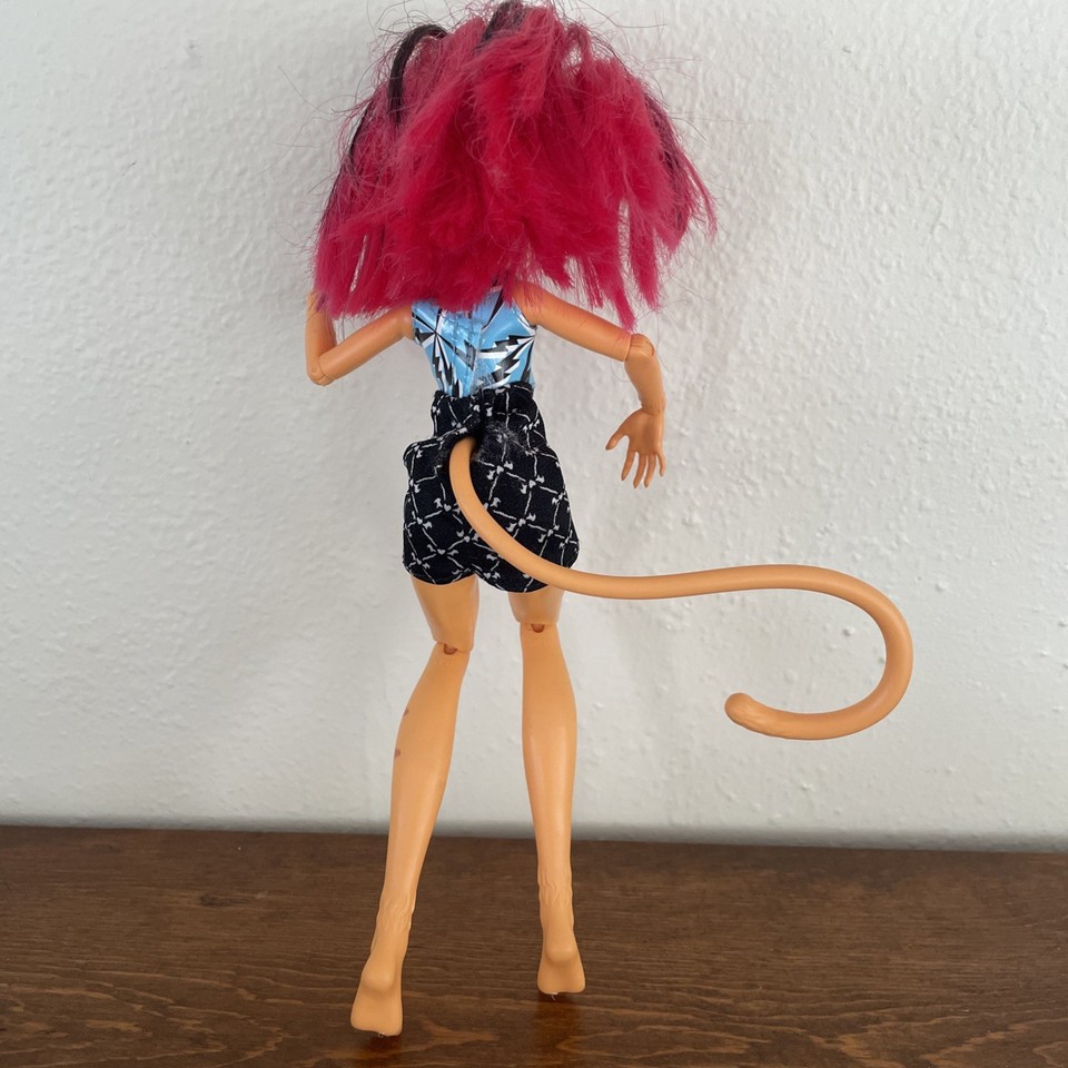 Monster High Neon Frights Toralei Stripe Skulltimate Secrets MH G3 Doll ...