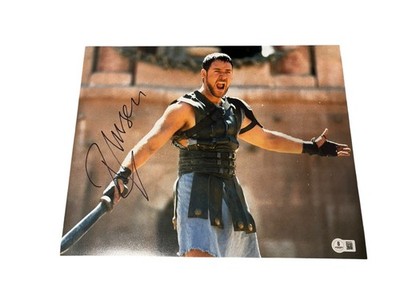 RUSSELL CROWE SIGNED AUTOGRAPH 11x14 GLADIATOR PHOTO A w/ PROOF BECKETT ...