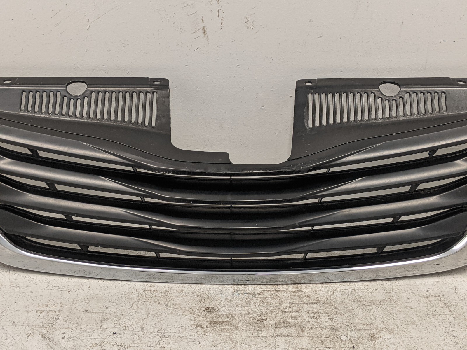 2011-2017 Toyota Sienna Upper Grille 53101-08070 OEM #215666 | eBay